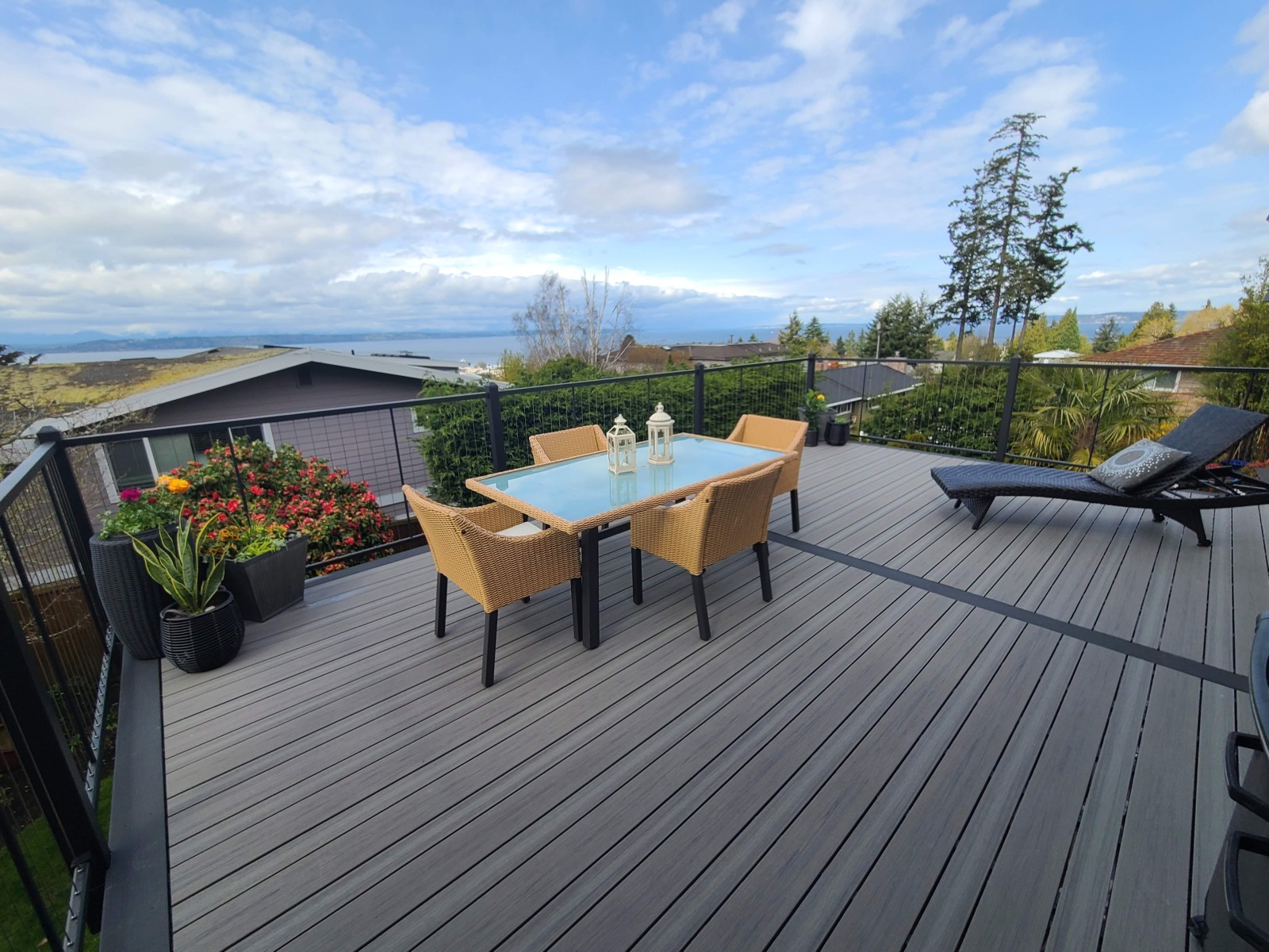 Get Ideas to Create a Unique Deck Space with Deckorators